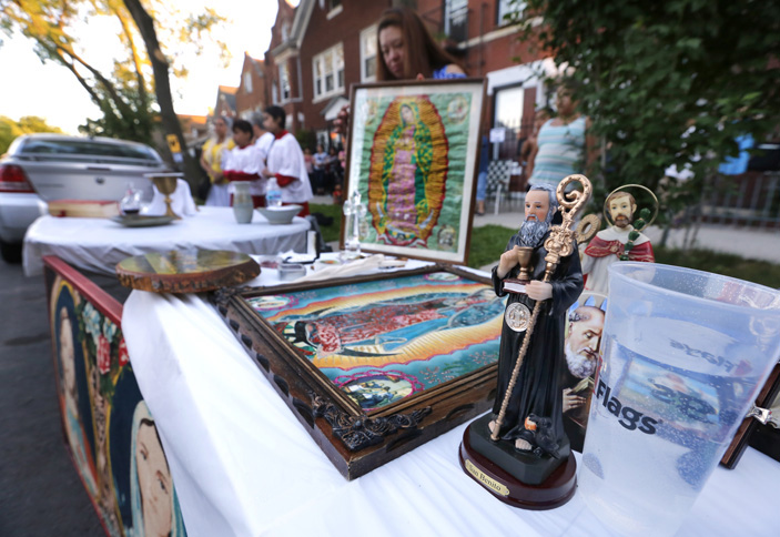 St. Agnes of Bohemia parishioners pray for peace at outdoor street ...