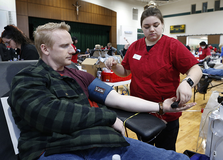 Wilmette blood drive American Red Cross’ largest at a Catholic parish ...