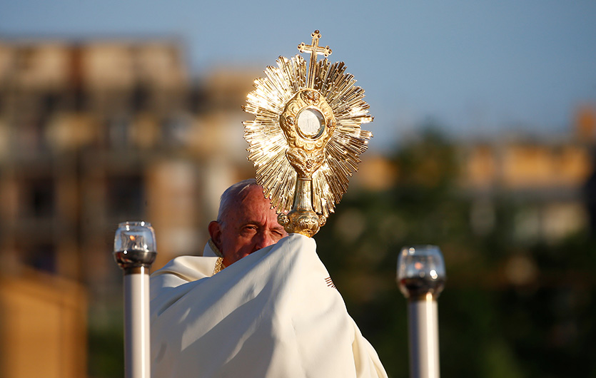 Receive Communion every time as if it were the first time, pope says ...
