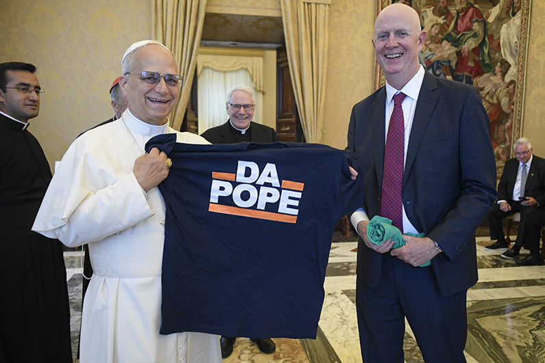 Pope meets pilgrimage of Chicago labor union leaders - Vatican ...
