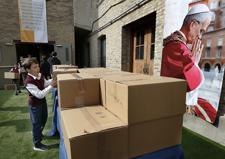 School feels close to Pope Leo one year after mock conclave - Photos ...