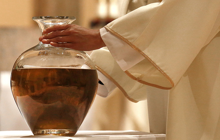 Holy oils blessed, priests renew promises at chrism Mass - Chicagoland ...