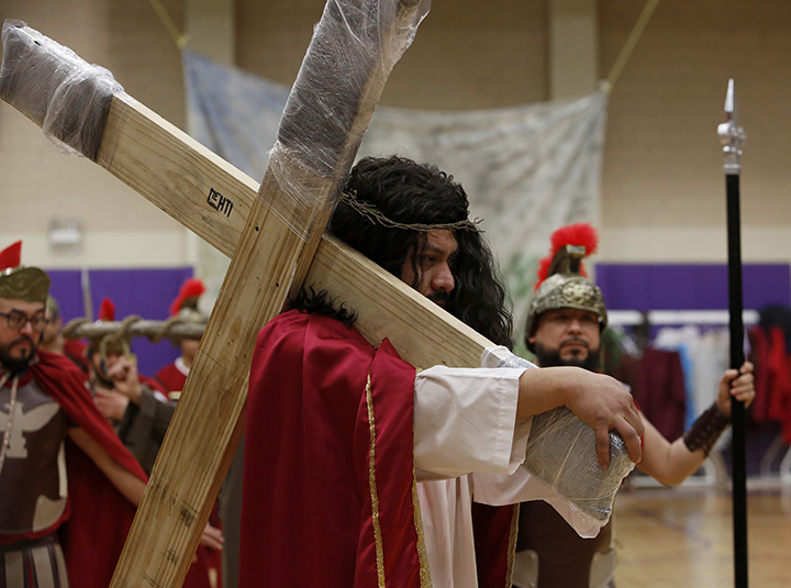 Annual Via Crucis returns after pandemic - Photos - Chicago Catholic ...